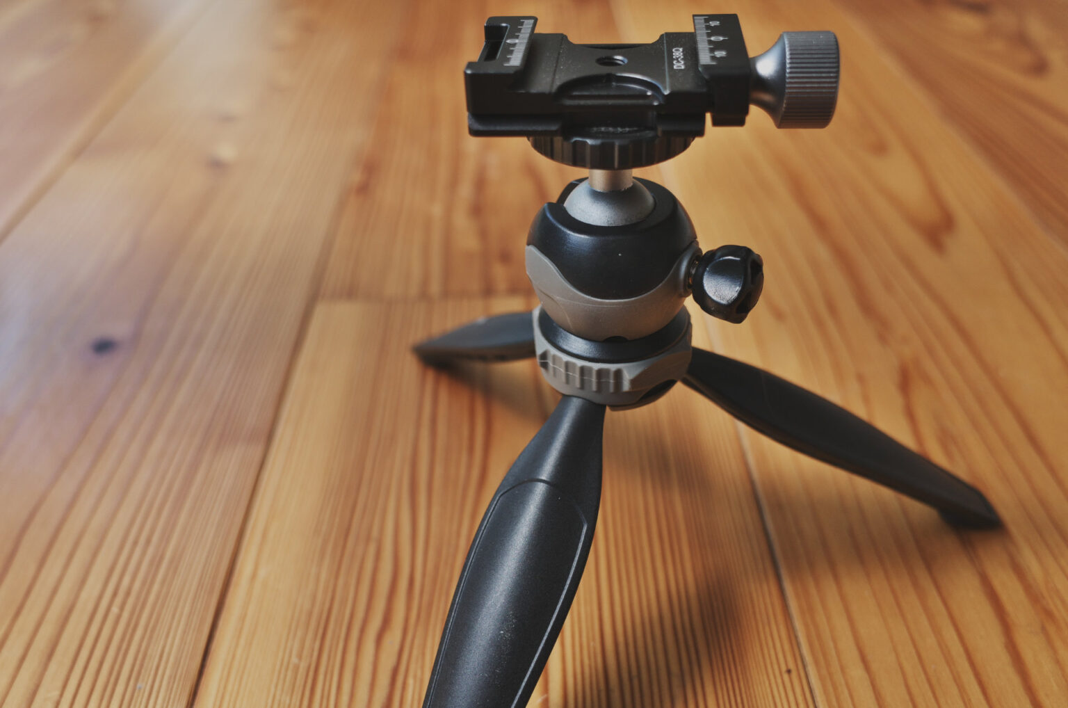 これいい！アルカスイス互換「Neewer ミニクイックリリースプレート DC-38Q」 | 32ARTS