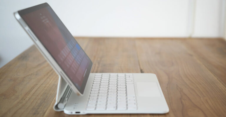 本当に買いなのか？iPad用Magic Keyboard代替品を徹底レビュー | 32ARTS